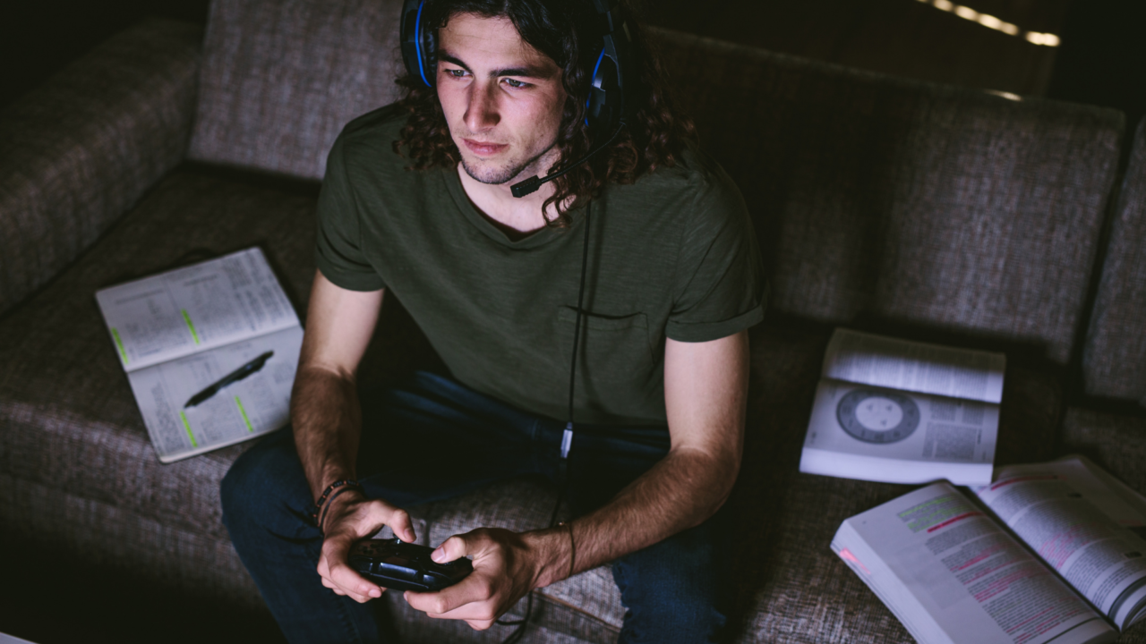 Life-changing Effects of Video Game Addiction - The Mindful Gamer